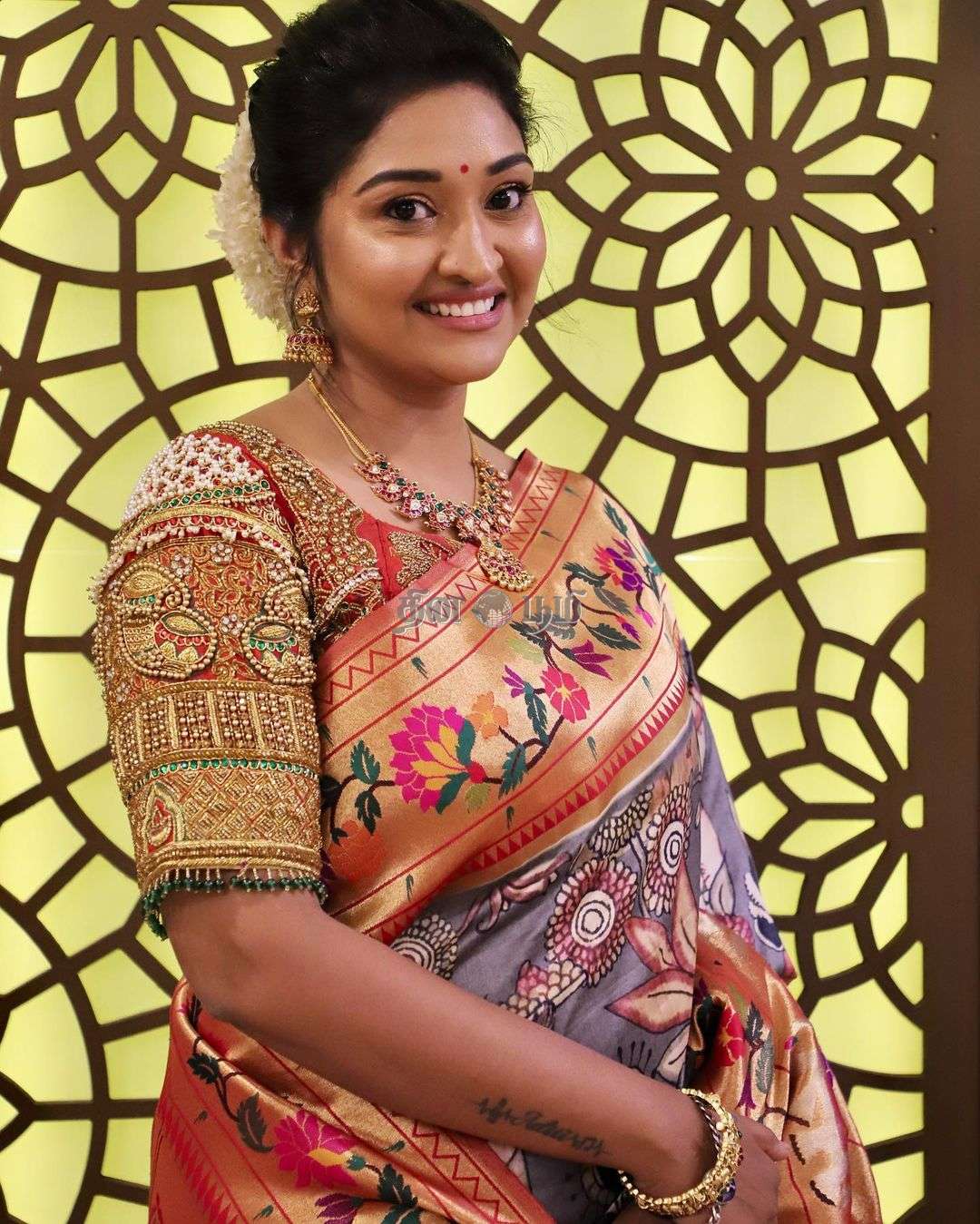 Actress Neelima Rani is looking gorgeous in saree | தின பூமி