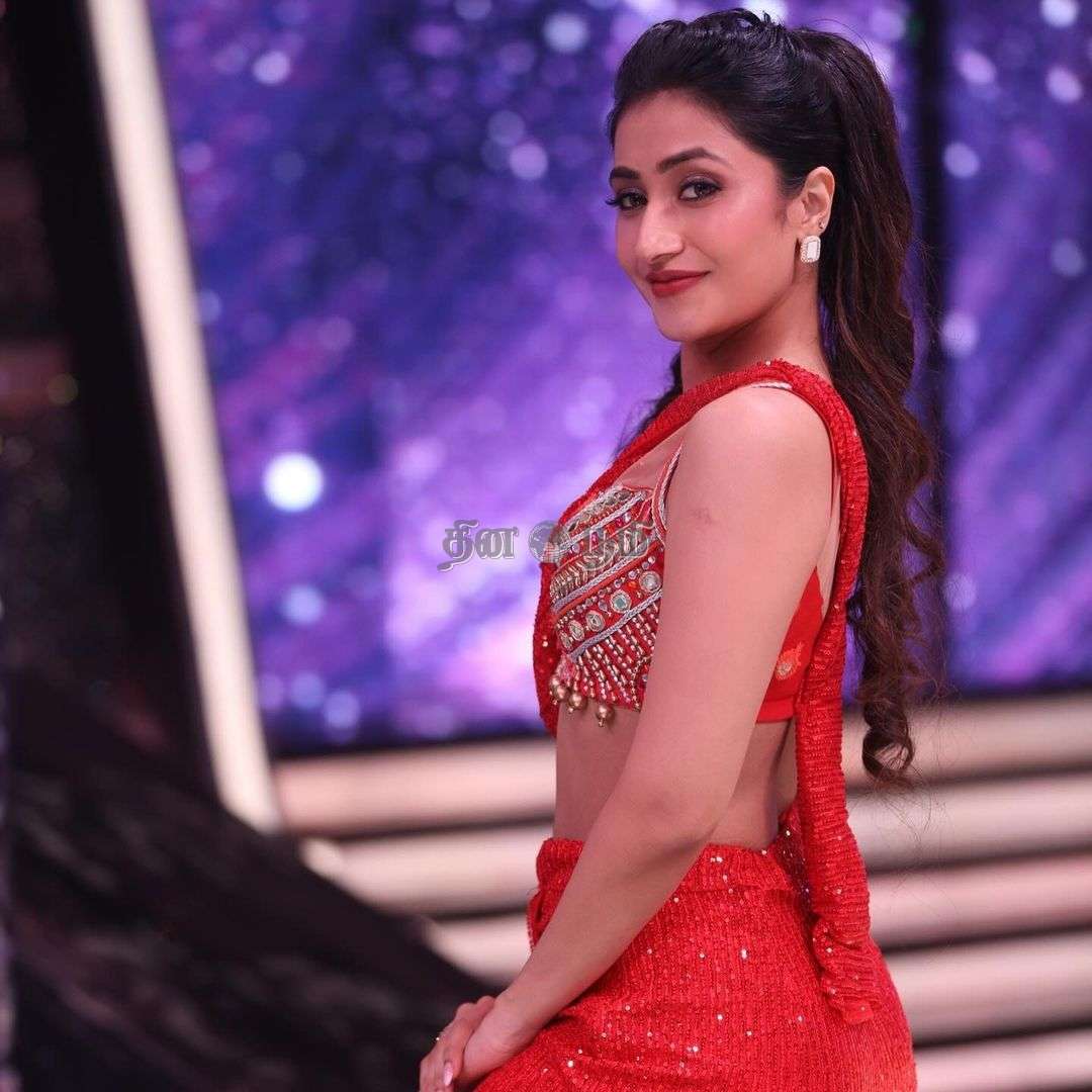 Actress Dhanashree Verma Looks Beautiful While Performing the Most ...